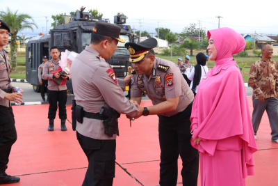 Kapolda Kaltara Pimpin Upacara Kenaikan Pangkat 334 Personel